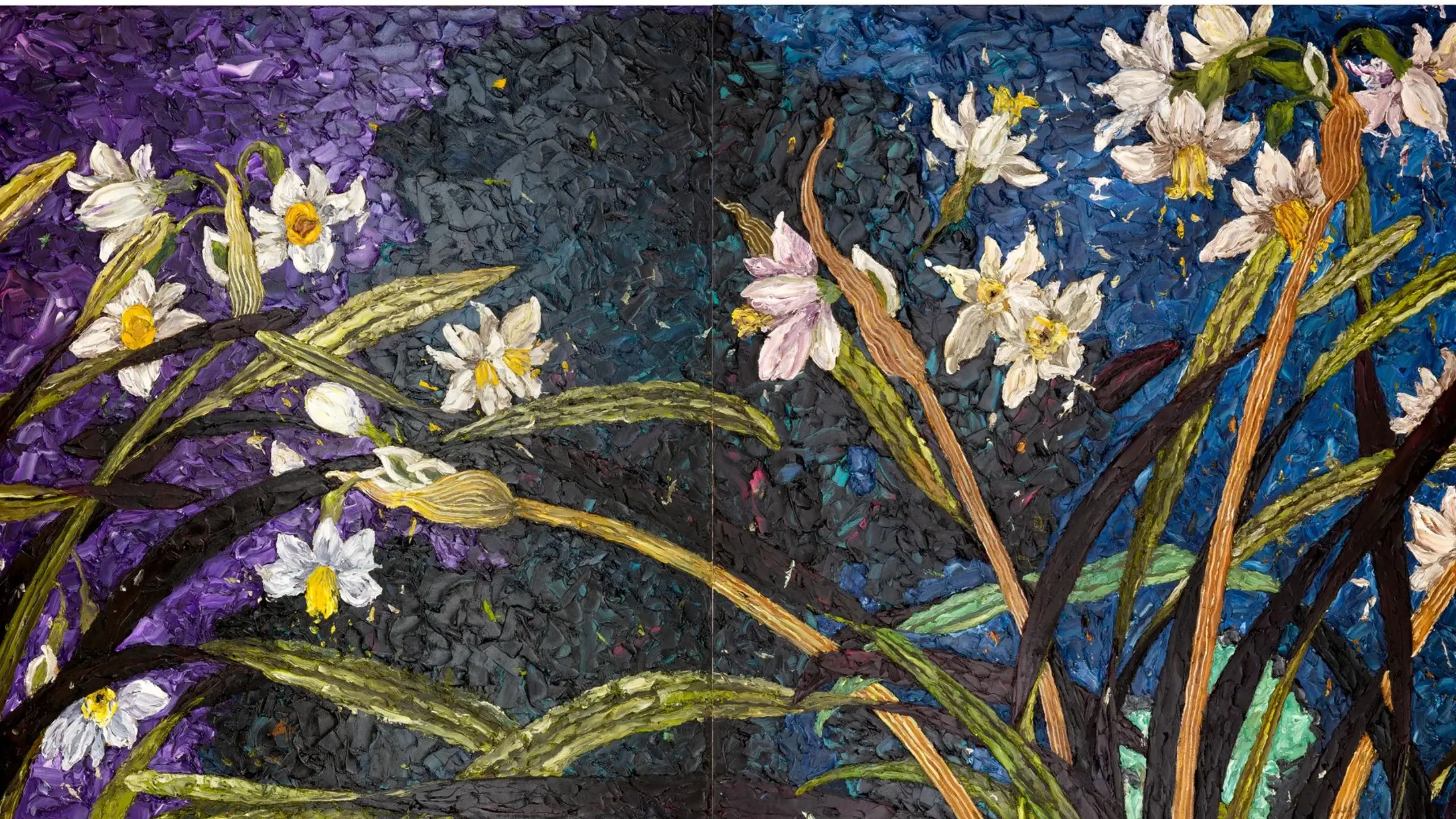 Jonathan Ching Captures the Immense Worlds in Flowers